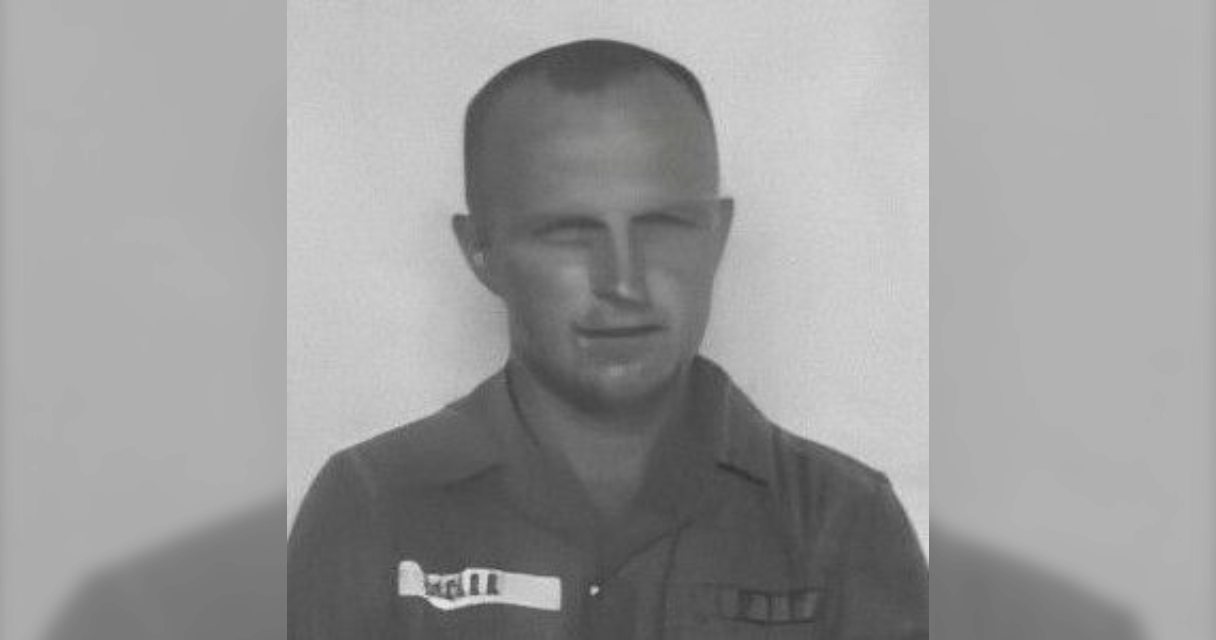 63d29994bbf100353de36b157f799329_Charles_Helle.png